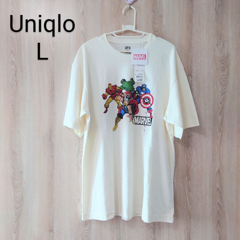 Uniqlo UT Marvel เสื้อยืดแขนสั้นสกรีนลายavengers ไซส์L (มือ1 ห้อยป้าย ...