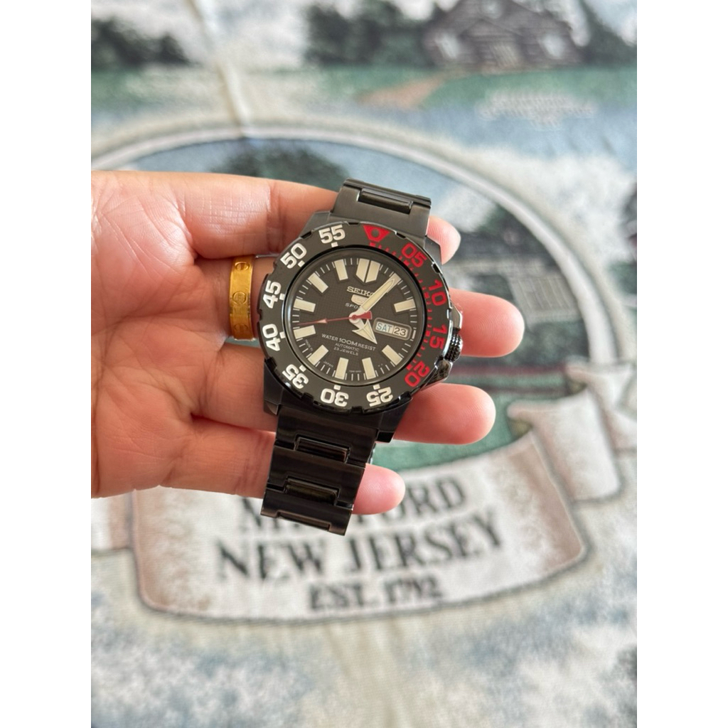 นาฬิกา Seiko Mini Monster (Gen1 Black PVD Waffle Dial) | Shopee Thailand