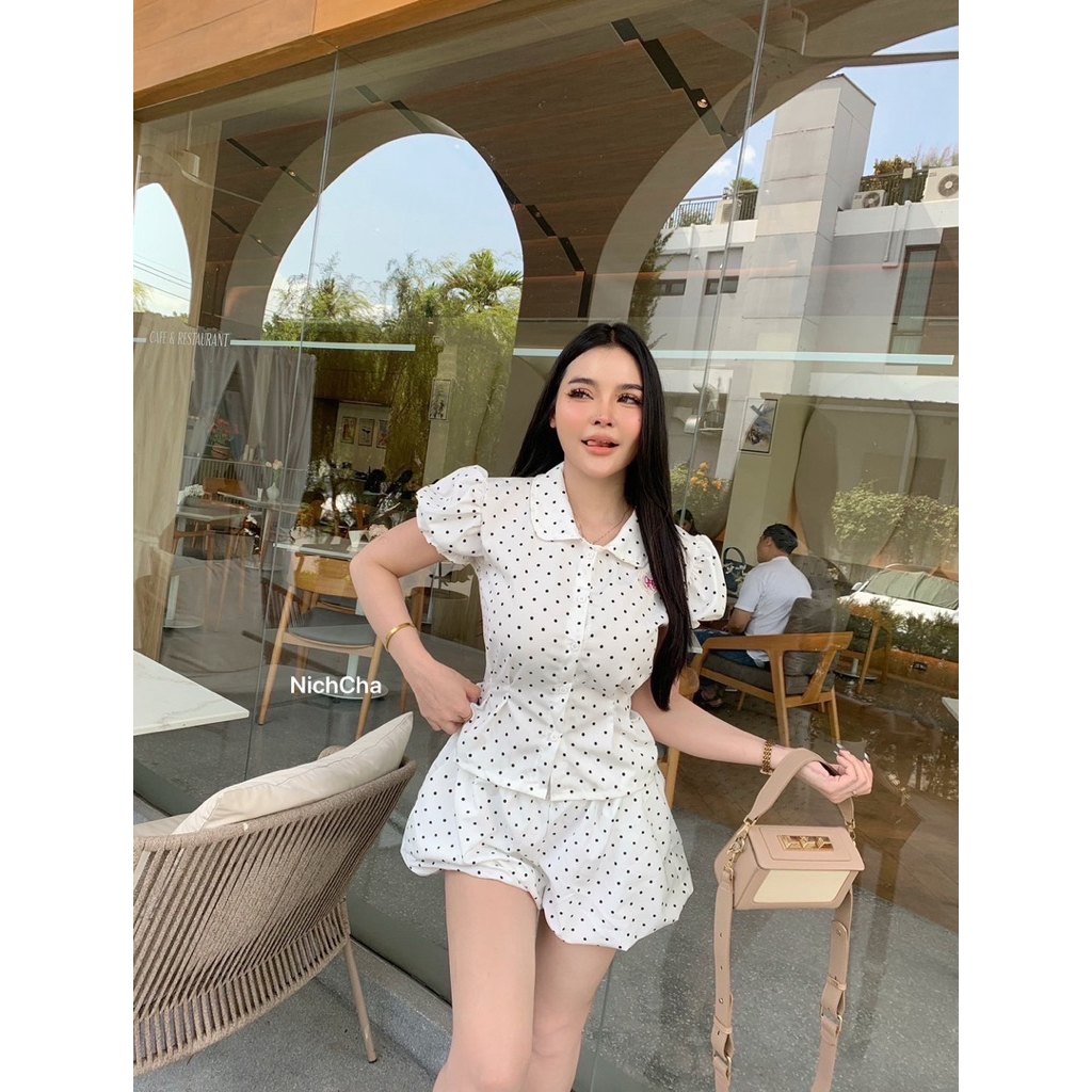 Phapassz - Set 2 ชิ้น เสื้อแขนตุ๊กตาคอบัวกระดุมดอกไม้เชือกผูกหลัง กางเกงบอลลูนมีซับ มีกระเป๋า โซ ...