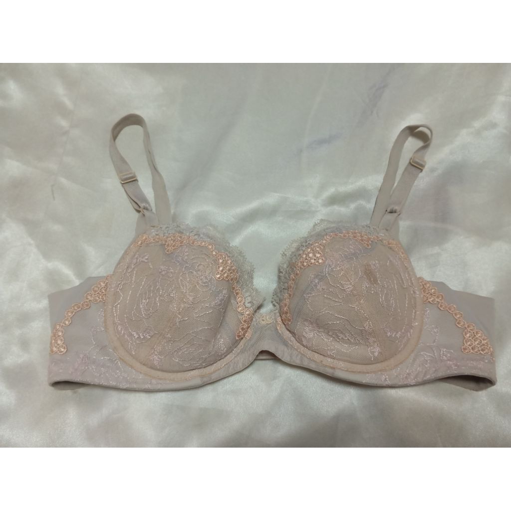 BW/3 เสื้อในญ.วาโก้ ป้าย ไซส์ มีโครง มีฟองบางมาก สภาพดี สวย | Shopee Thailand