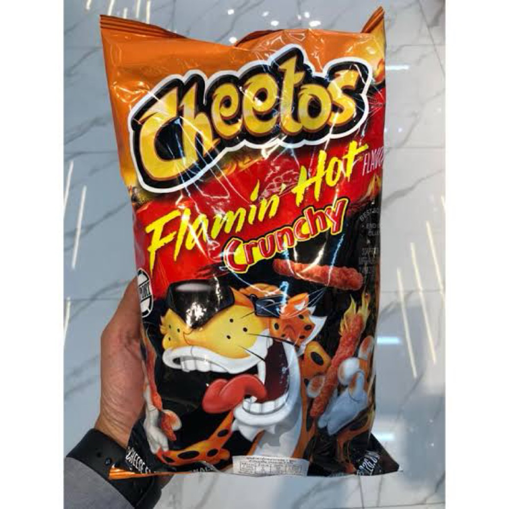 แพ็คเก็จใหม่ห่อสีดำนะคะ ไซส์เดิมค่ะ Cheetos flamin hot crunchy cheese ...