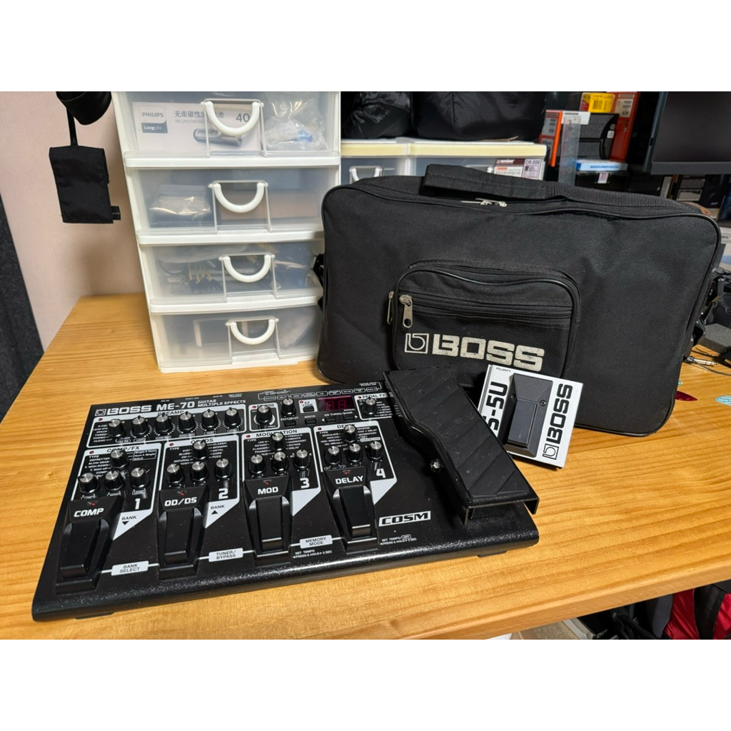 มือสอง ต่อรองได้ Boss ME-70 สภาพดี พร้อมกระเป๋าและฟุตสวิตช์ Boss FS-5U ...