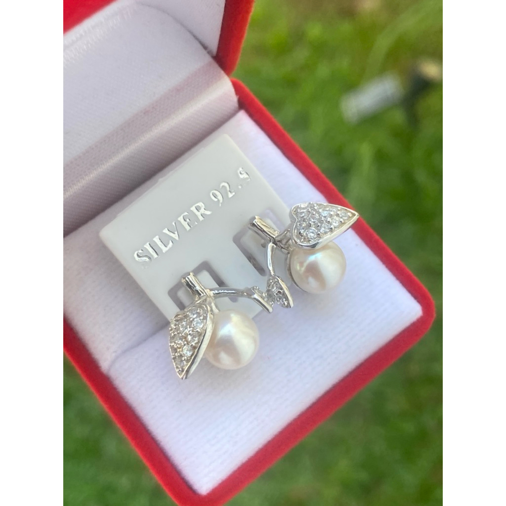 ต่างหูไข่มุกแท้ สีขาว ตัวเรือนเงินแท้silver92.5% มุกแท้มีใบรับประกัน | Shopee Thailand