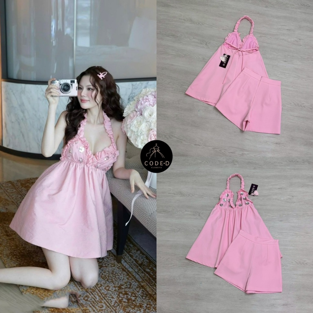 CODE-D CLOSETS | เซต2ชิ้น มินิเดรสคล้องคอ สายสม็อค ช่วงขอบ แต่งกิตเตอร์ดอกไม้ กับกางเกงขาสั้น ...
