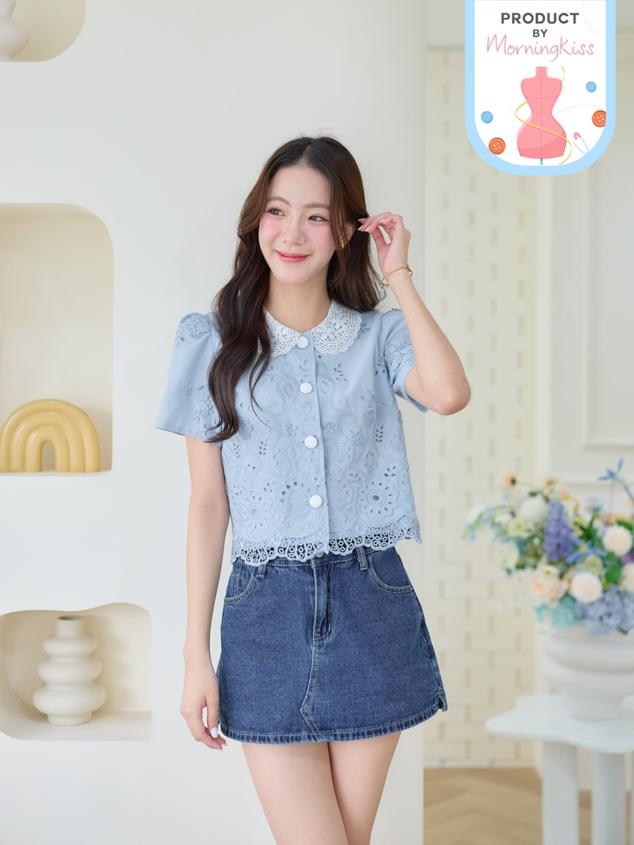 03-357 เสื้อแขนสั้นโทนสีฟ้าครามงานปักคอปกลูกไม้หวานๆ Fayla de Ocean ...