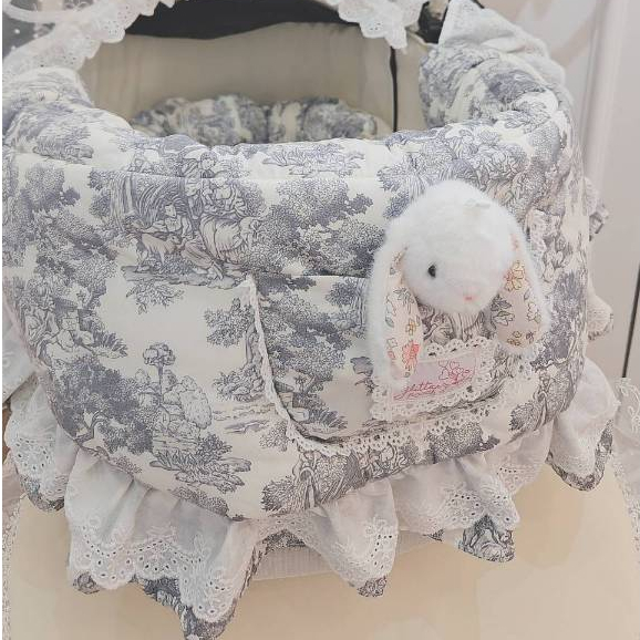 Glitter Pooch Stroller Comforter (ผ้าคลุมรถเข็นสัตว์เลี้ยง) | Shopee ...