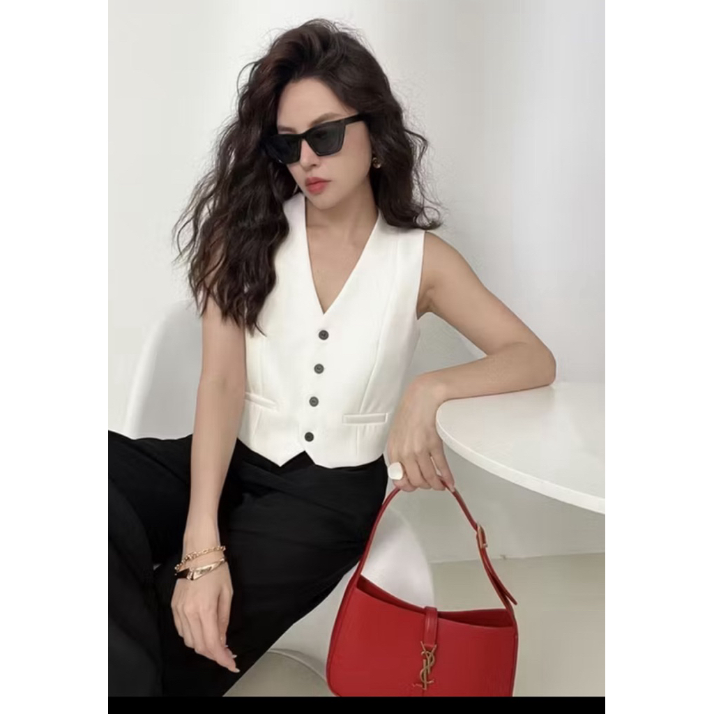 เสื้อกั๊กสีขาวแบรนด์pear wadeeไซด์sมือสอง สภาพใหม่กริบ | Shopee Thailand