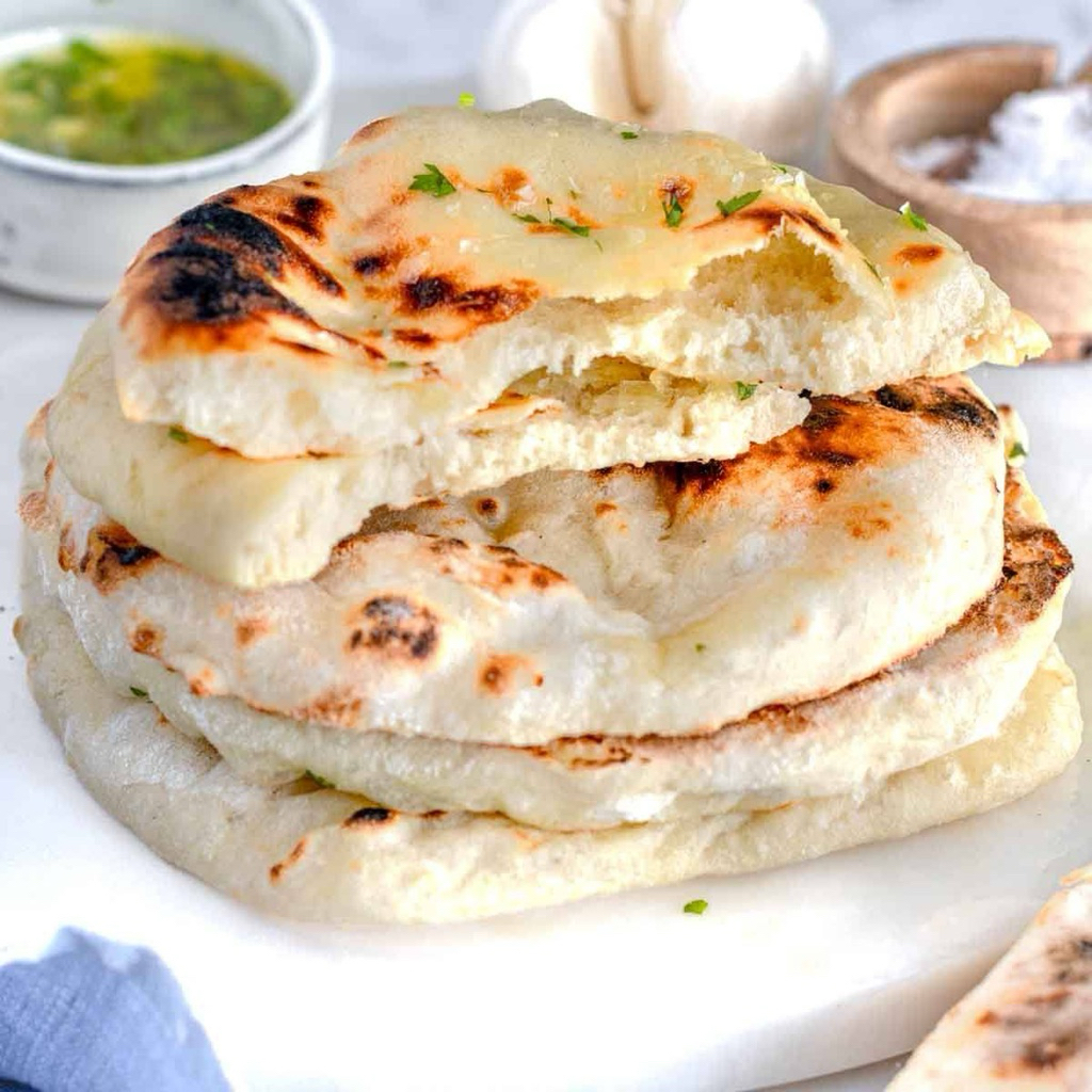 Indian Classic Naan Bread 2 Pack 300g (150g x 2) - โฮมเมด แป้งนาน เนื้อ ...