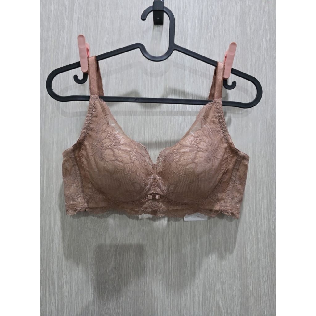 เสื้อใน Triumph รุ่น Natural Elegance Sleek P สีน้ำตาล ไซส์ B75 ...