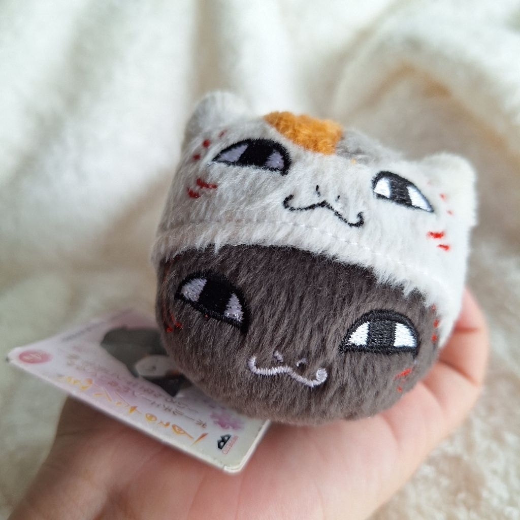 แมวเนียนโกะเซนเซ พวงกุญแจ/ตุ๊กตา Nyanko Sensei งานโกดังญี่ปุ่น | Shopee Thailand