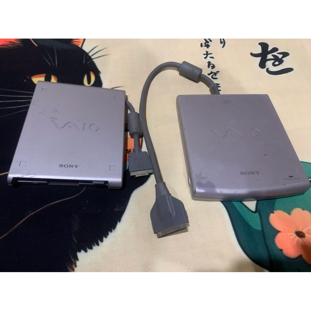 ขายเหมาเพื่อสะสม Sony VAIO PCGA-UFD5 External USB Floppy Disk Drive และ ...