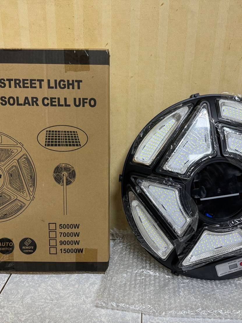 โคมไฟจานบินUFOโซล่าเซลล์รุ่น MR-100T 200000W 3แสง ปรับเเสงได้ในตัว -MR-220T-200000W แสงขาวไฟ ...