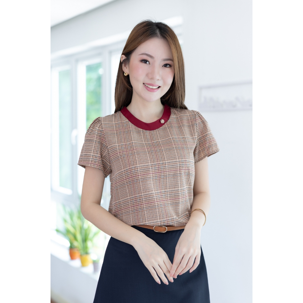 Narinari : MT3601 Overlap Collar with Button Blouse – เสื้อทำงานคอกลม | Shopee Thailand