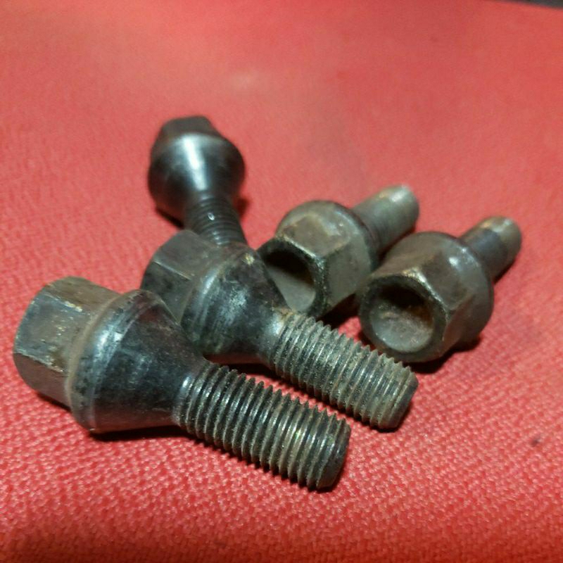 1pcs น็อตล้อ BMW Wheel bolt black 36136781150 Chrome-free CR(VI) M12X1 ...