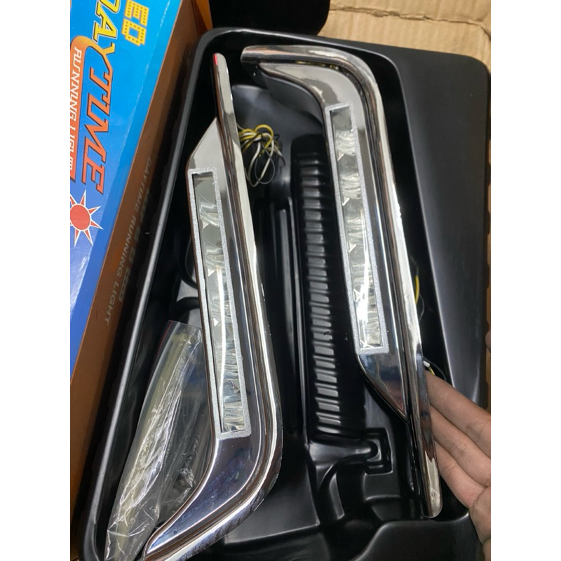 ไฟ Day Light Fortuner 2009 2010 2011 ตรงรุ่น | Shopee Thailand