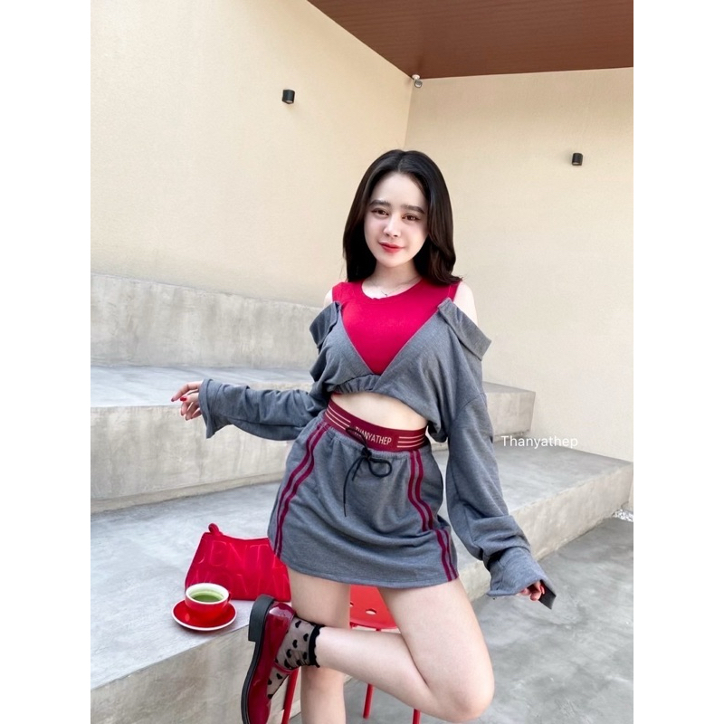 Phapassz - Setเสื้อแขนยาวแต่งทูโทน เนื้อผ้านิ่มๆ กระโปรงแต่งแถบแดง ทรงสวยฮิตThanyathep | Shopee ...