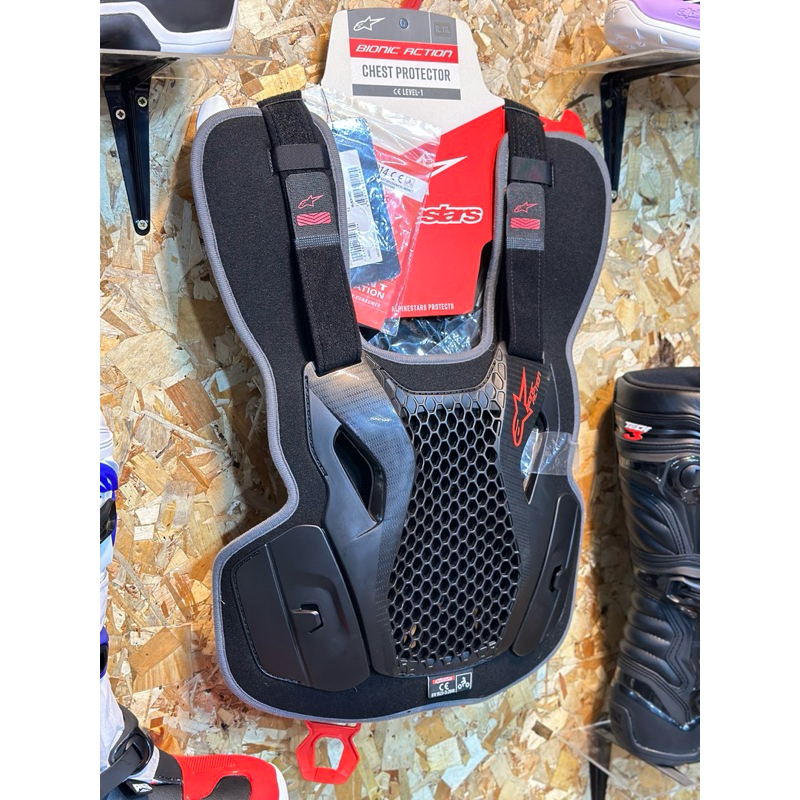Alpinestars การ์ดอก รุ่น BIONIC ACTION CHEST PROTECTOR สี BLACK RED ...