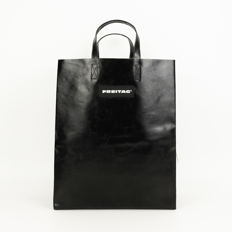 FREITAG F52 MIAMI ผ้าใบดำ ผ้าหนา ผ้าออกเงา ออกแข็งนิดๆ เป็นทรง ตามภาพ ...