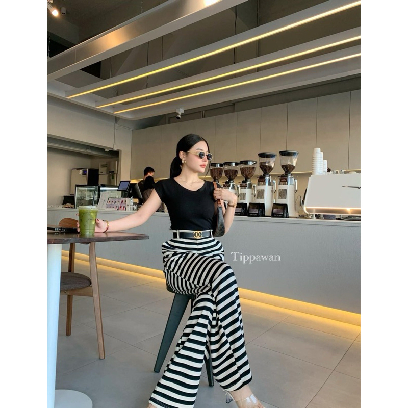 Tag 'TIPPAWAN ' ผู้ดีมากแม่ กับBasic Set ชุดนี้เสื้อครอป มาพร้อมกางเกงขากระบอกทรงตรง สวยแบบชุด ...