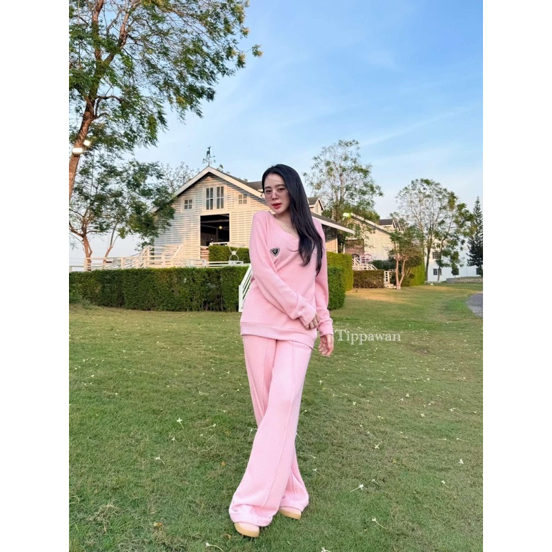 Phapassz - SetแขนยาวคอวีแอบSexyนิดๆ พร้อมกางเกงขายาวทรงกระบอก ตีเกล็ดด้านหน้า เนื้อผ้าดีสวยสุด ...