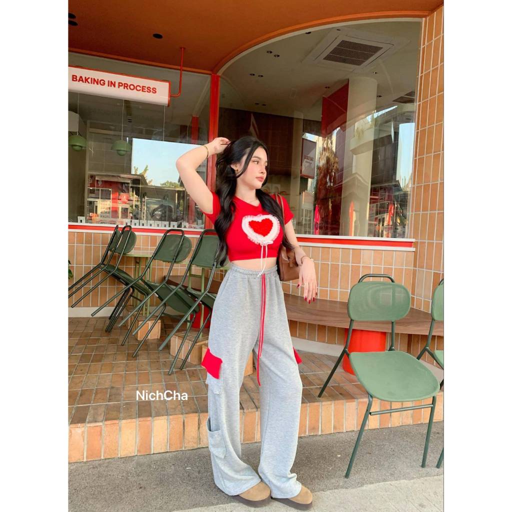 Nicha Set2ชิ้น - เสื้อครอป - กางเกงคาร์โก้ กระเป๋า4ใบ ผ้าดีทั้งชุด | Shopee Thailand