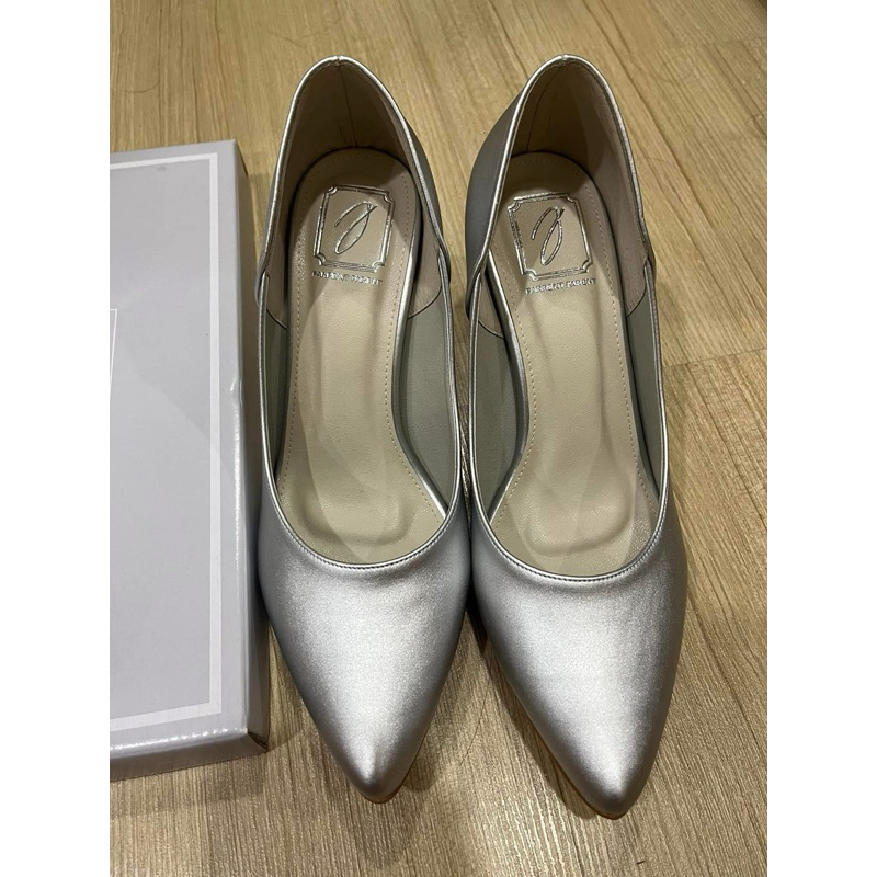 ปล่อยต่อรองเท้าเจ้าสาว แบรนด์Farrent Farent | Shopee Thailand