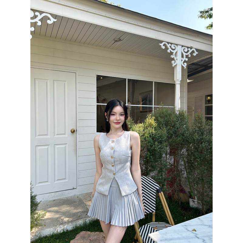 Starry Set เสื้อแขนกุด+กระโปรงอัดพลีท | Shopee Thailand