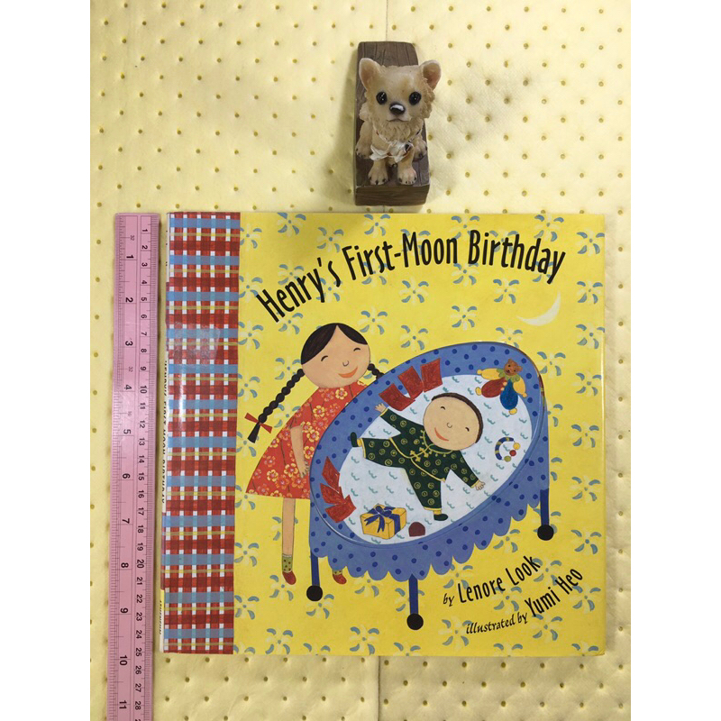 Henry’s First - Moon Birthday By Lenore Look หนังสือภาษาอังกฤษ (มือสอง ...