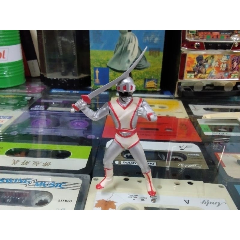 โมเดลมือสอง กาชาปอง tokusatsu heroes : silver kamen สภาพดี ขนาดความสูง ...