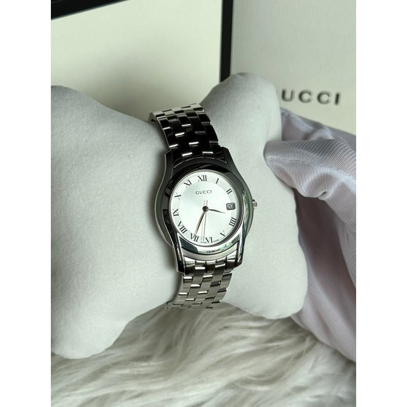 Gucci 5500M บอกวันที่ หลักRoman หน้าปัดSilver สายJubilee | Shopee Thailand