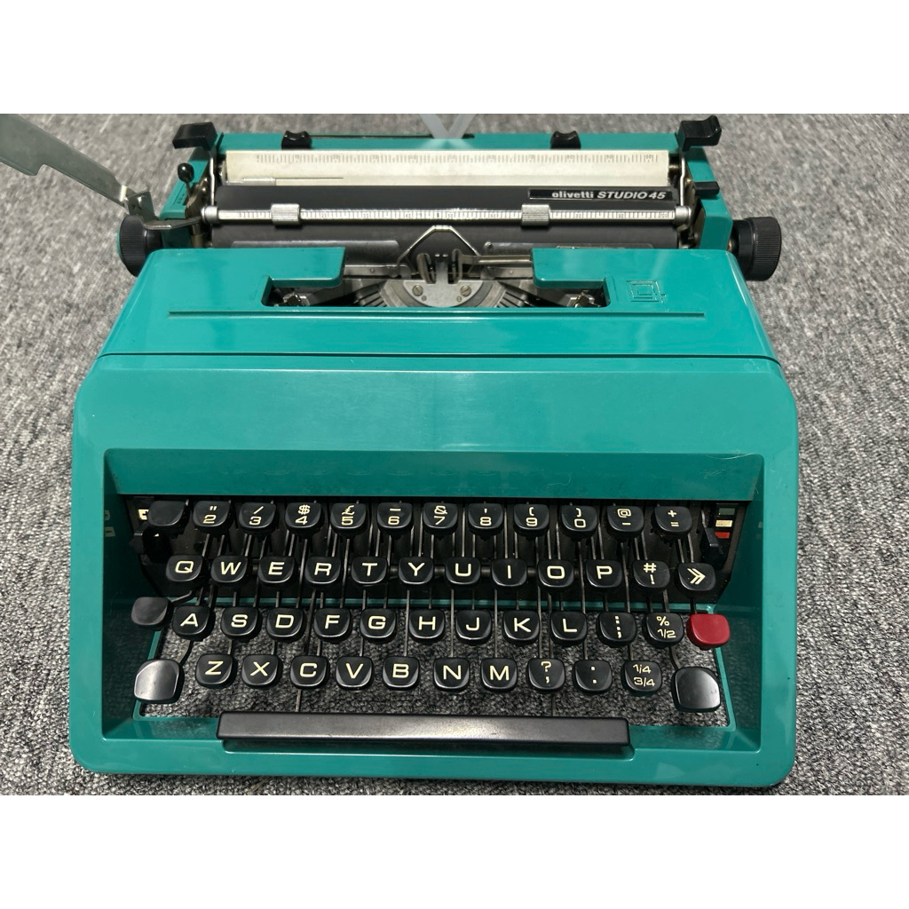 เครื่องพิมพ์ดีดภาษาอังกฤษ OLIVETTI STUDIO 45 Vintage Typewriter ...