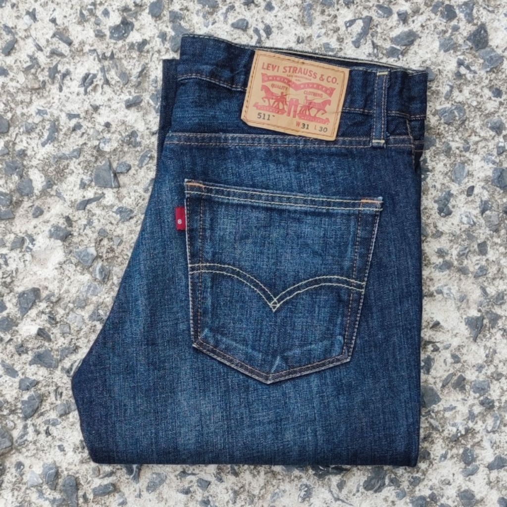 J57/32 กางเกงยีนส์มือสอง 511 ป้าย R เอววัดจริง 32.5" ยาวทั้งตัว 41" ปลายขา 7.5" ผลิต Mexico ผ้า ...