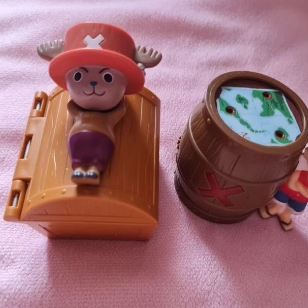 ฟิกเกอร์ One Piece Happy Set Chopper Treasure Box จาก McDonald | Shopee ...