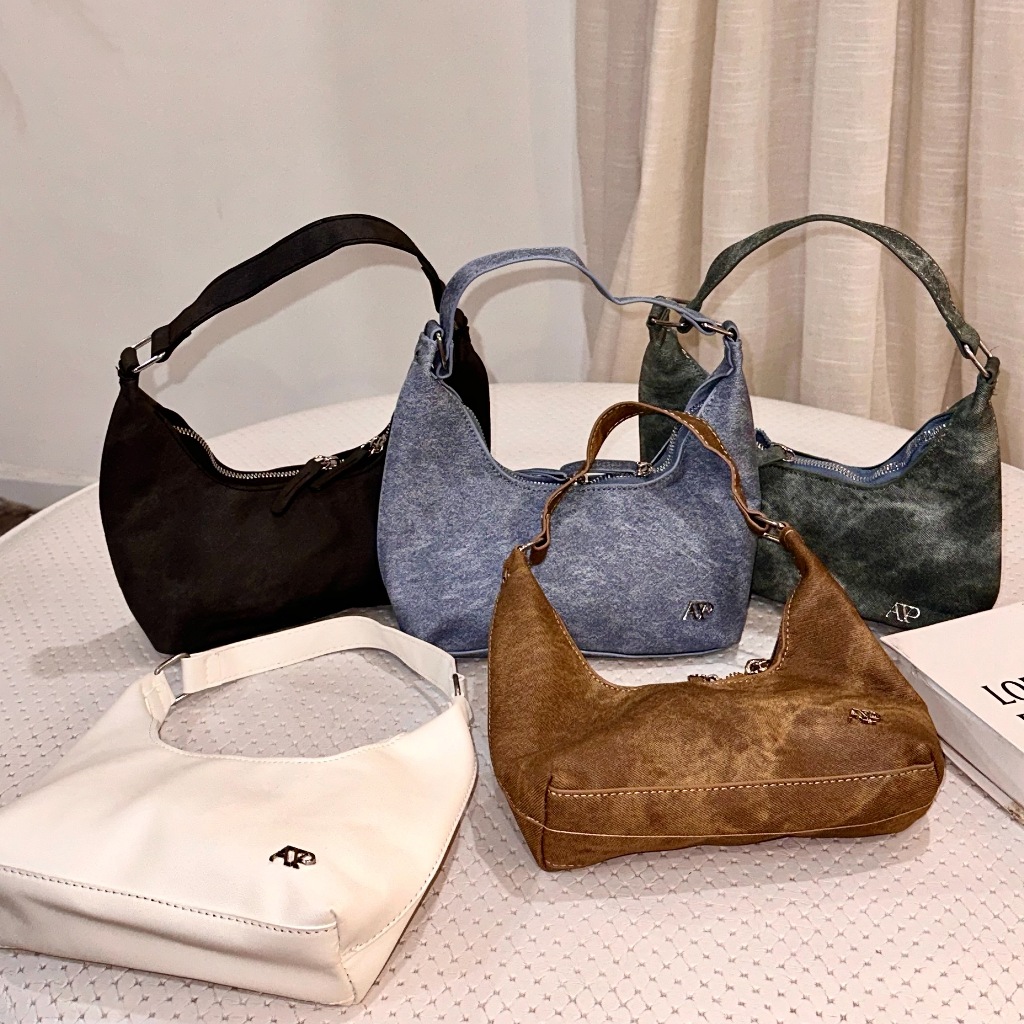 Atipashop - PRAGUE BAG กระเป๋าหนัง สะพายข้าง ทรงสวย ปักโลโก้ | Shopee ...