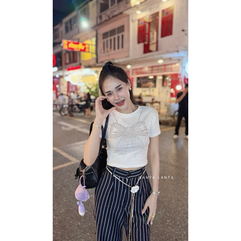 Phapassz - Set เสื้อคอกลมผ้านิโคล่เนื้อดี แพ็คคู่มากับกางเกงขายาวเนื้อดีทรงสวย เข็มขัดดอกเพิ่ม ...