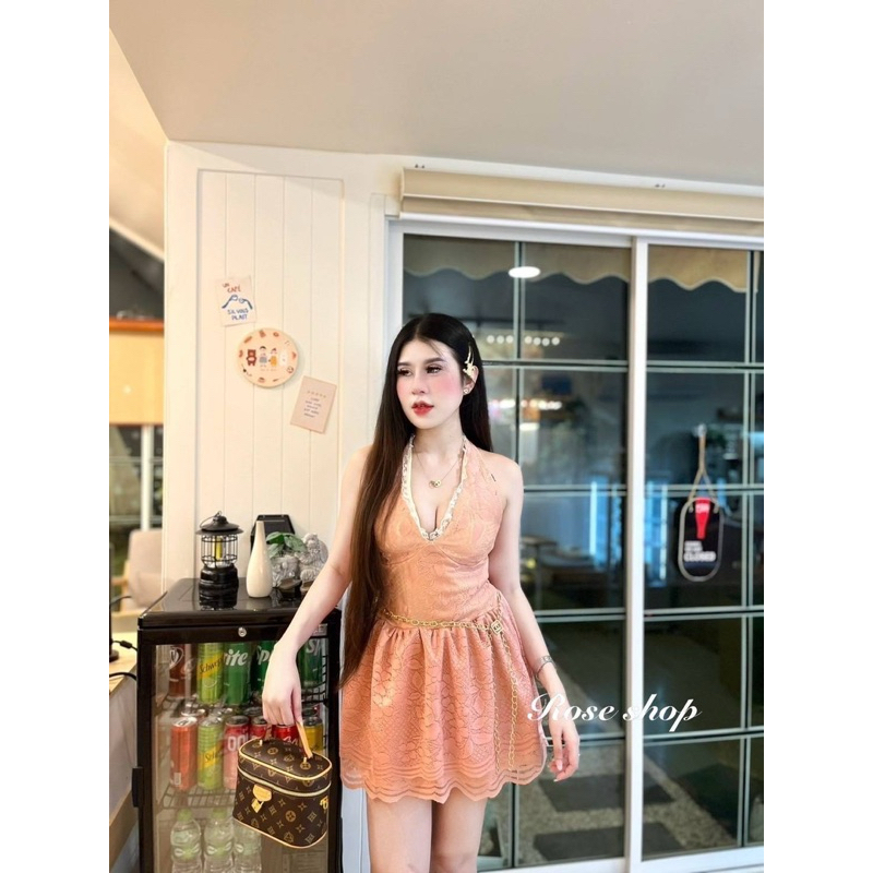 Phapassz - เซท 3 ชิ้น ชุดกระโปรงคล้องคอ แต่งกลัดโบว์ พร้อมเข็มขัดทรงสวย ตัวปังยอดฮิตจ้า Khnes ...