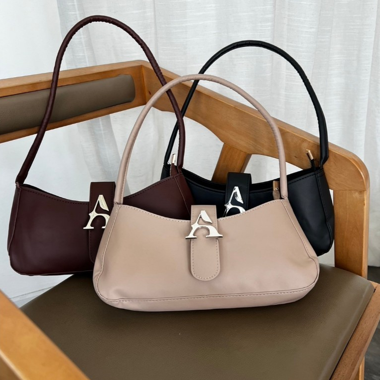 Atipashop - ATIPA A BELT BAG กระเป๋าสะพายข้าง โลโก้เหล็ก | Shopee Thailand