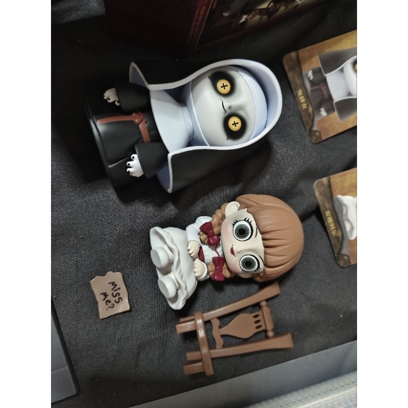 [แกะตัว นอนตู้ กล่องการ์ดครบ] POP MART -The Conjuring Universe Series ...