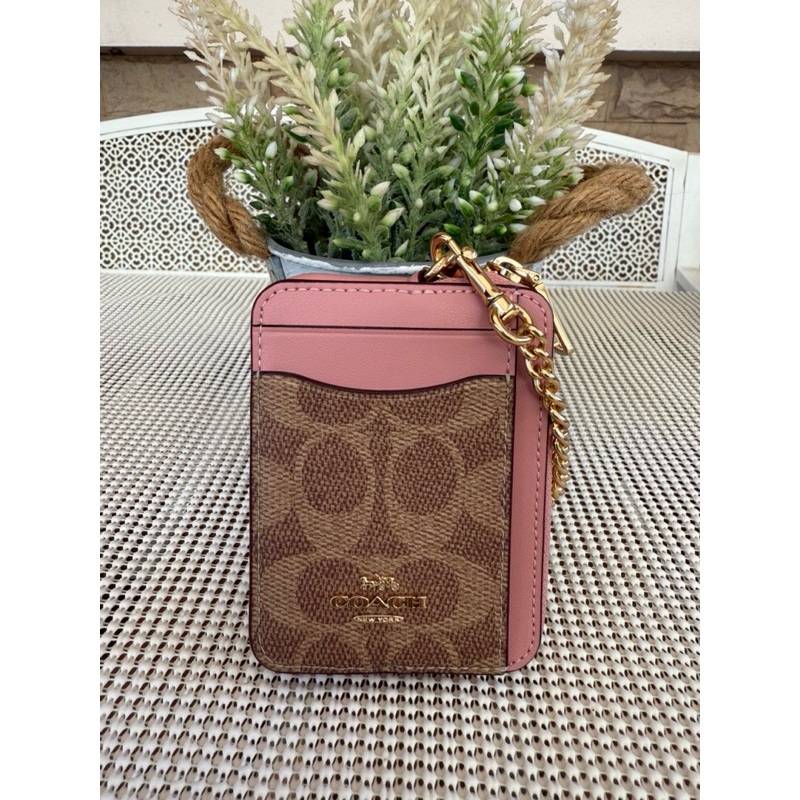 🌸🌸COACH ZIP CARD CASE IN COLORBLOCK กระเป๋าใส่บัตรมีสายโซ่คล้องมือลายซี ...