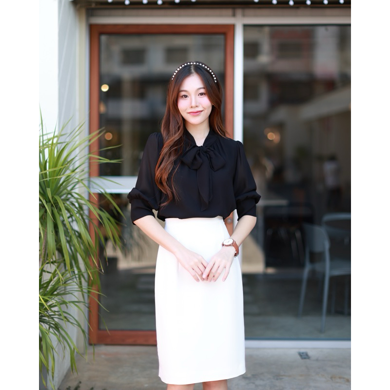 "Bliss Bow Blouse" New2024 ส่งท้ายปี เสื้อแขนสามส่วน ผูกโบว์ สำหรับใส่ ...