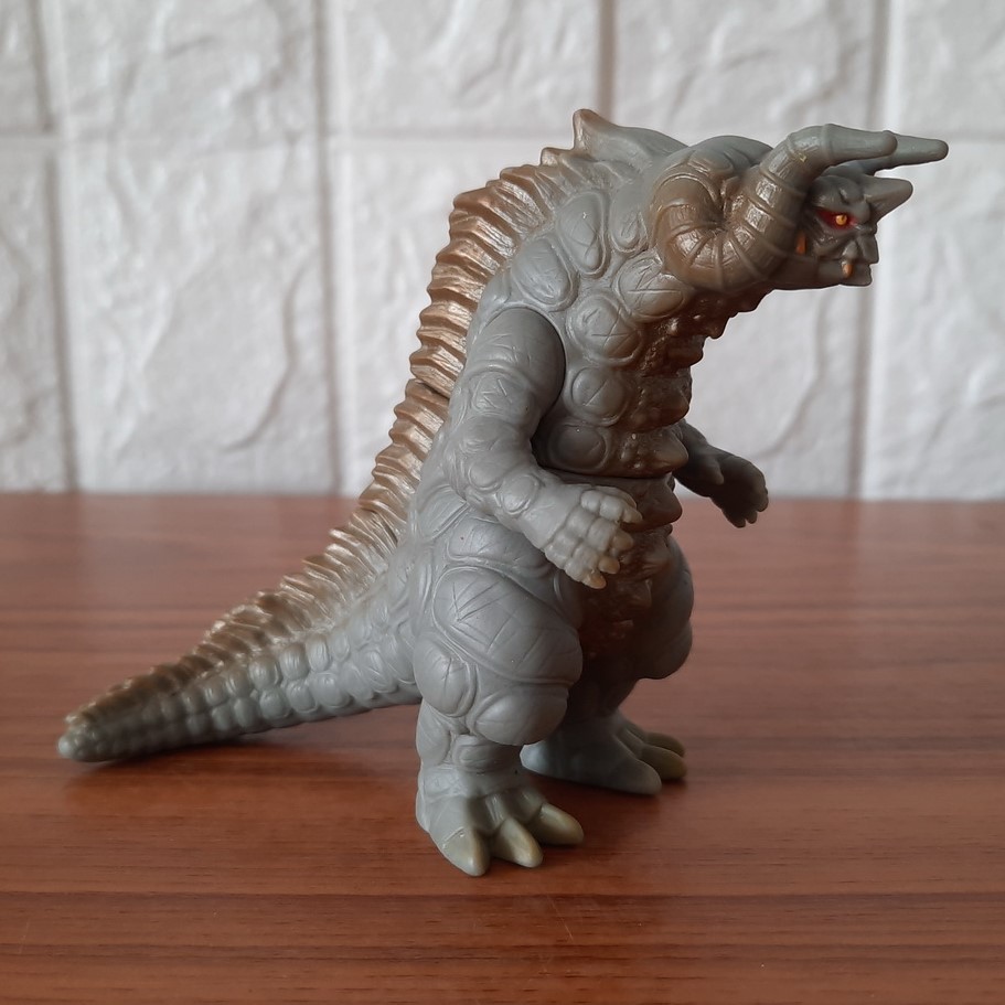 (มือสอง ลิขสิทธิ์แท้) โมเดล ฟิกเกอร์ ไคจู King Silvergon Kaiju จาก ...