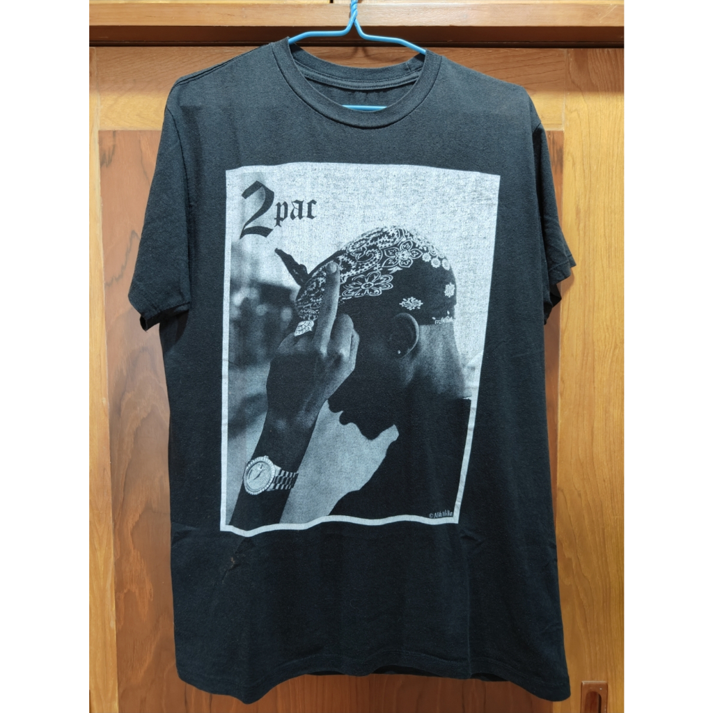 เสื้อยืดวินเทจ 2Pac Middle Finger เสื้อวินเทจแร็ปเปอร์ TUPAC 2PAC ทูพัค ...