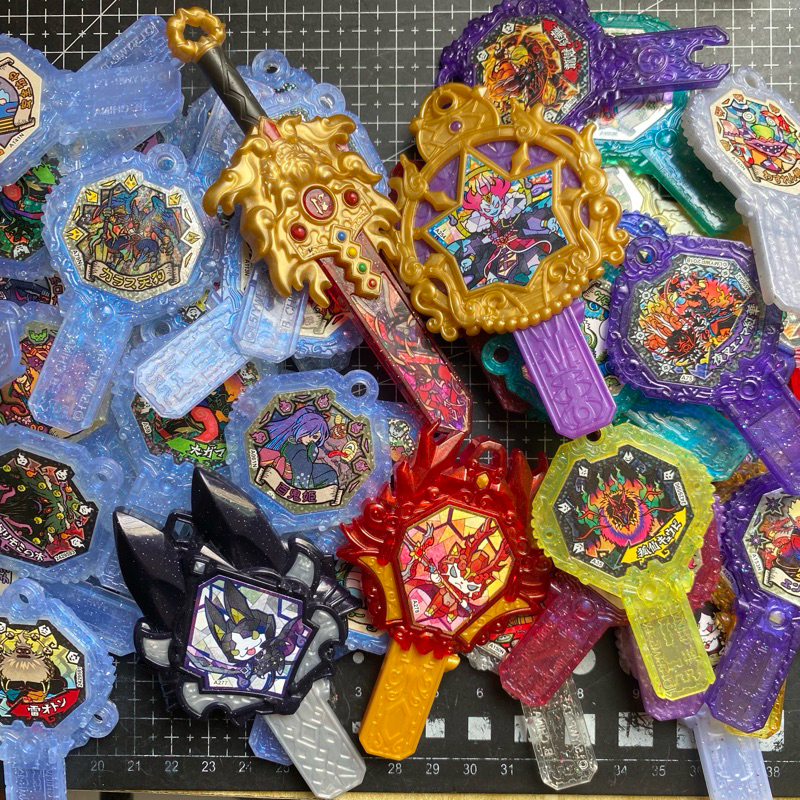 เหรียญโยไควอช กุญแจโยไควอสรุ่น เอลเดอร์ Dx yokai watch elder key มือสอง ...