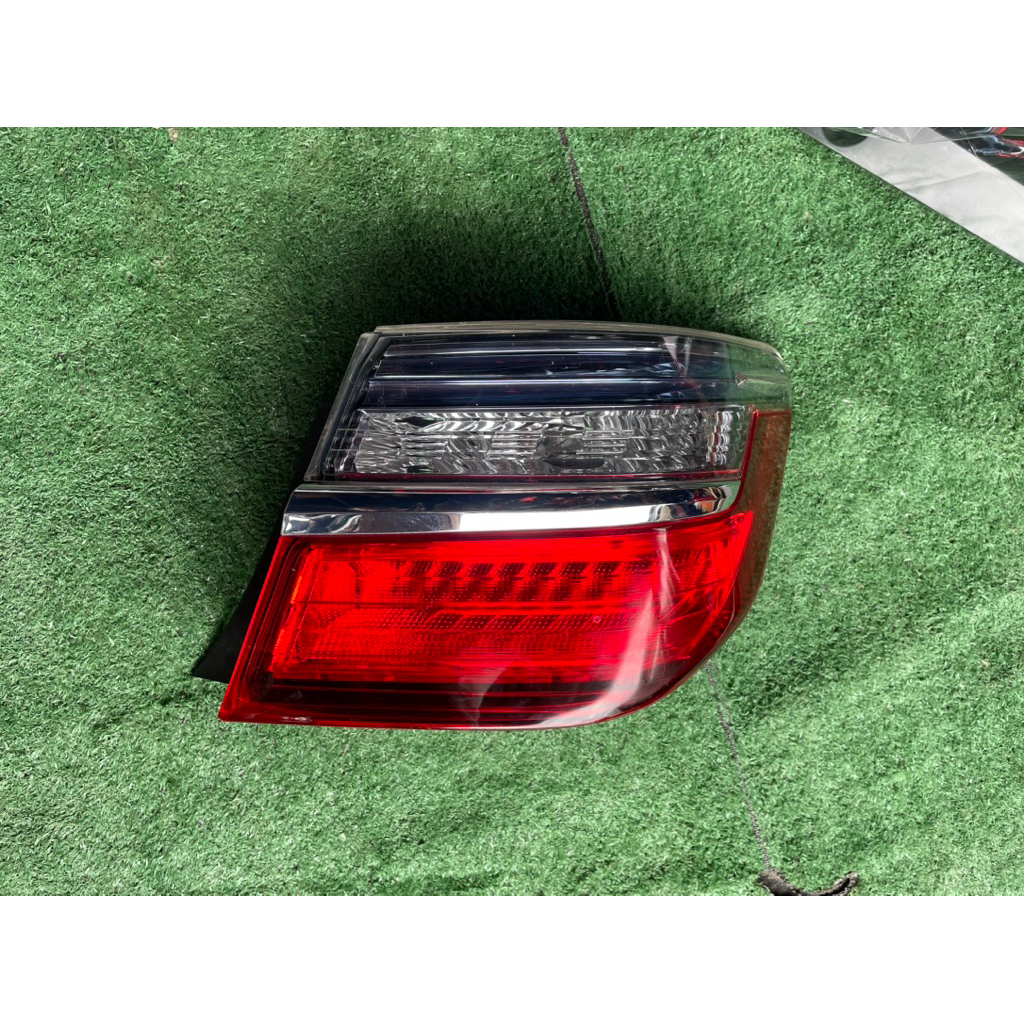 ไฟท้ายโตโยต้า แคมรี่ ข้างขวา Toyota Camry ACV50-51 Hybrid 2015-2017 ของ ...