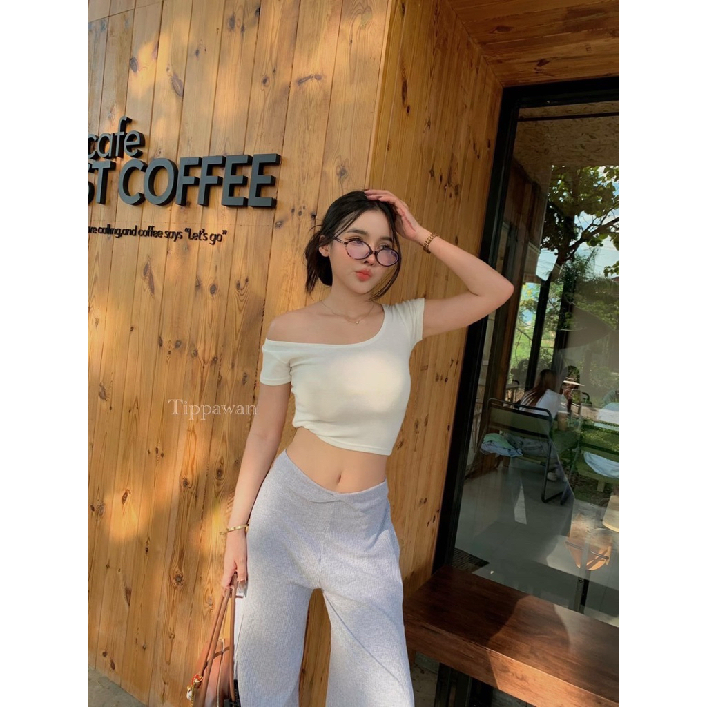 Phapassz - Set ปาดไหล่ มาพร้อมกางเกงขายาวเอวพับ เสื้อใส่ได้2 แบบน๊า ไหล่ตก หรือ ดึงขึ้น เทรนเทา ...