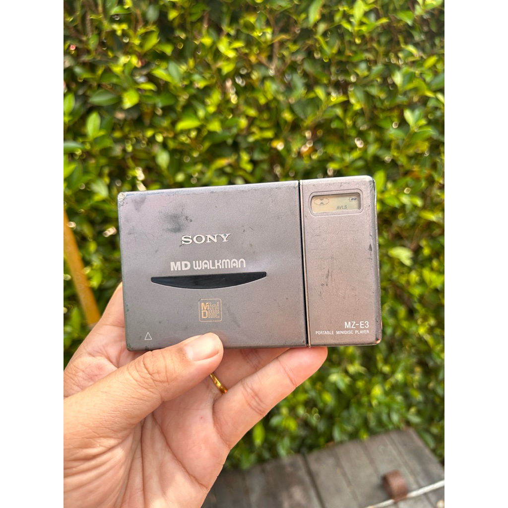 เครื่องเล่น md sony mz-e3 มือสอง เปิดติด เน้นตั้งโชว์หรืออะไหล่ ใช้ถ่าน aa 2 ก้อน | Shopee Thailand