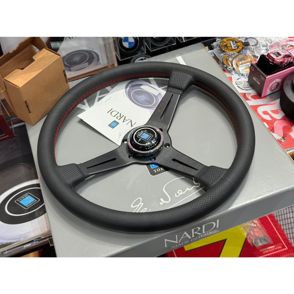 พวงมาลัย Nardi Classic 360mm Steering Wheel Black Perforated Leather Red Stitch Limited ก้านดำ ...