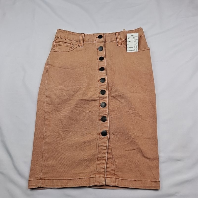 T262 กระโปรงยีนส์ กระโปรงแฟชั่น กระโปรงสั้น มือสอง รายละเอียดตามรูปนะ ...