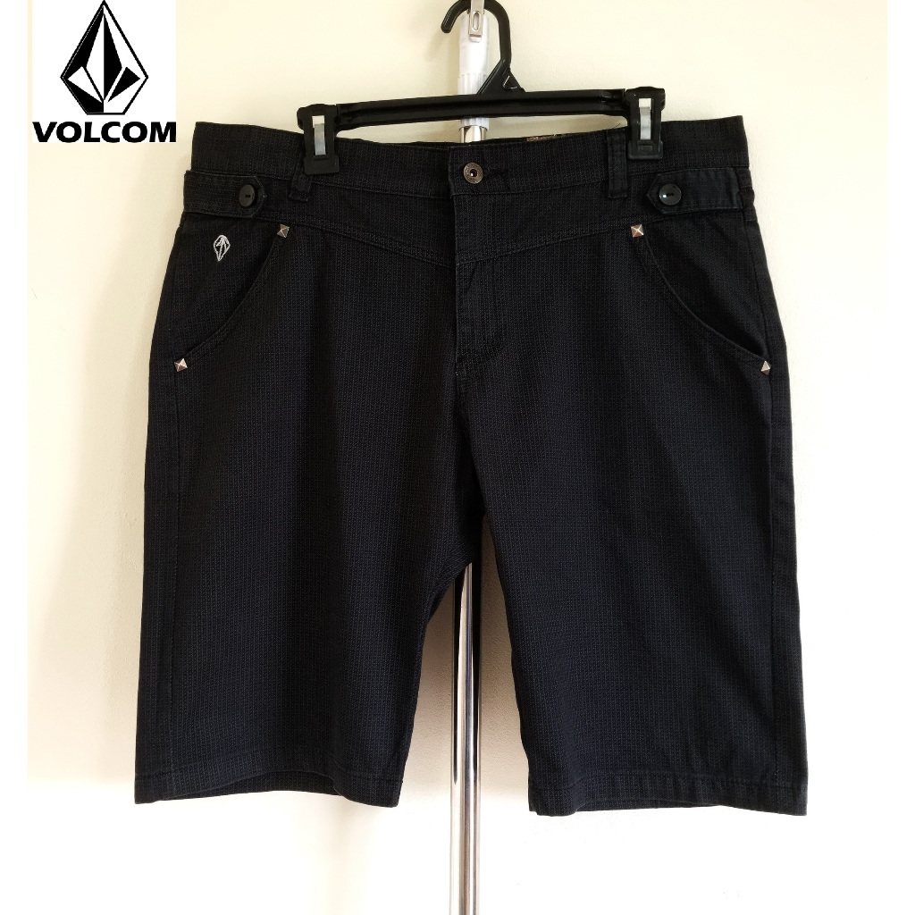 VOLCOM กางเกงขาสั้น cotton สีดำ เอว 36 นิ้ว มือสอง | Shopee Thailand