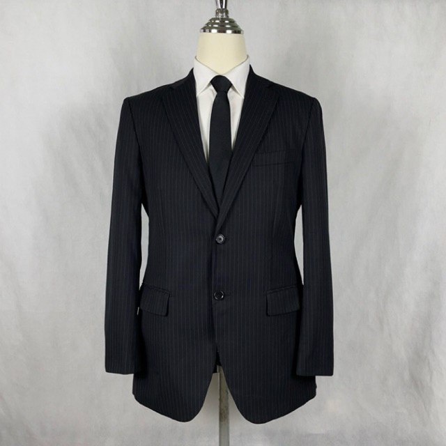 สูทผู้ชาย สีดำลายทาง SOF FI CE รอบอก41 รหัส f | Shopee Thailand